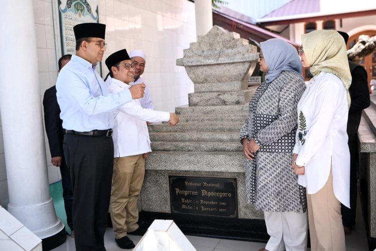 GALI INSPIRASI PERJUANGAN, PASANGAN AMIN ZIARAH KE MAKAM PANGERAN ... GALI INSPIRASI PERJUANGAN, PASANGAN AMIN ZIARAH KE MAKAM PANGERAN ...